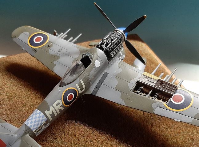 Superbly detailed 1/72 Typhoon build - by Edoardo Rosse