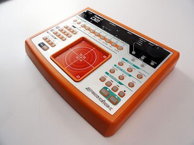 MATRIXSYNTH: Roland D2 Groovebox Synthesizer Drum Machine