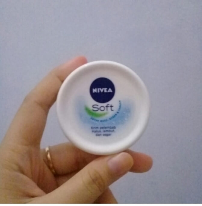 Cek Ingredient Nivea Soft Moisturizer - SKINCAPEDIA