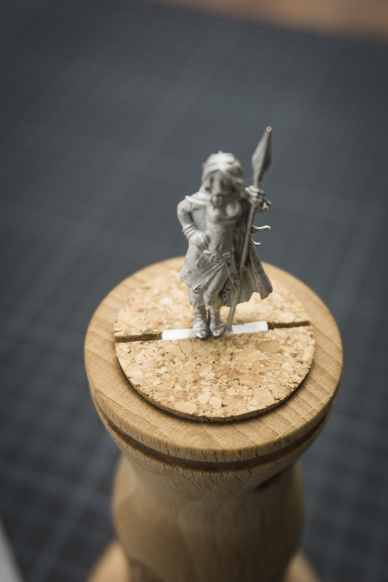 REVIEW: Miniature Holders by Stephan Rath | planetFigure | Miniatures