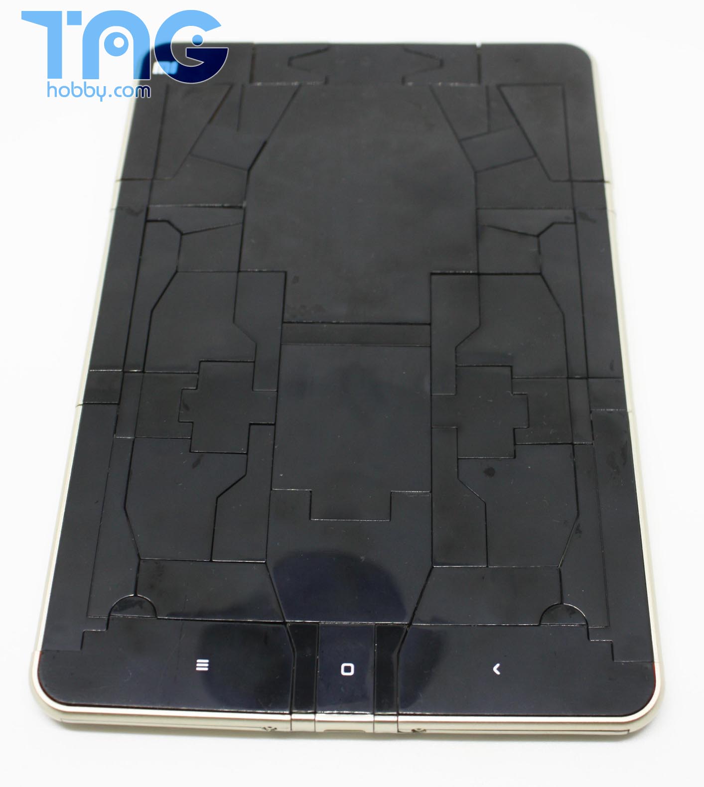 Super Punch: Soundwave turns into an iPad now