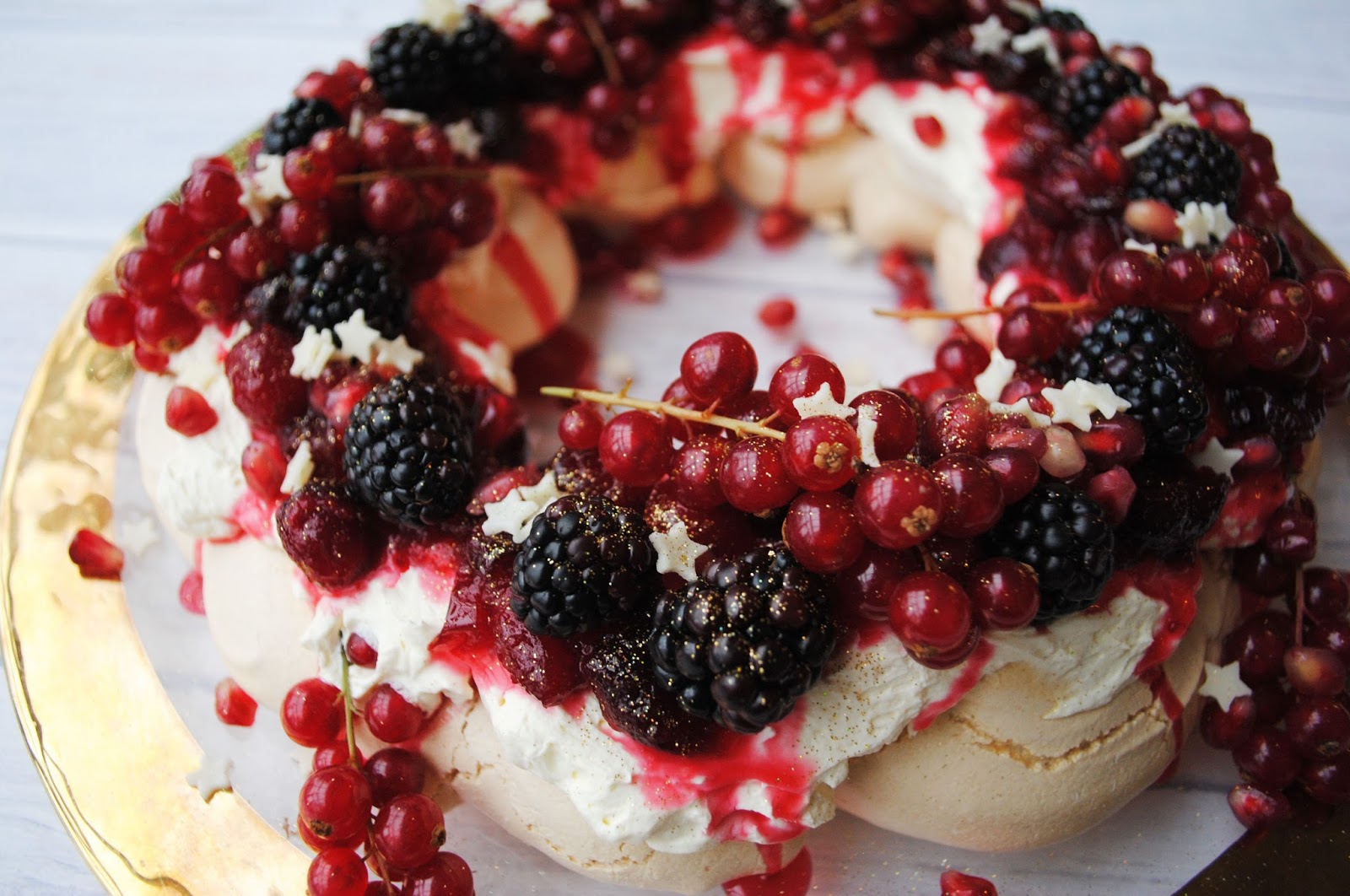 Sharkett Sisters: WINTER BERRY MERINGUE WREATH