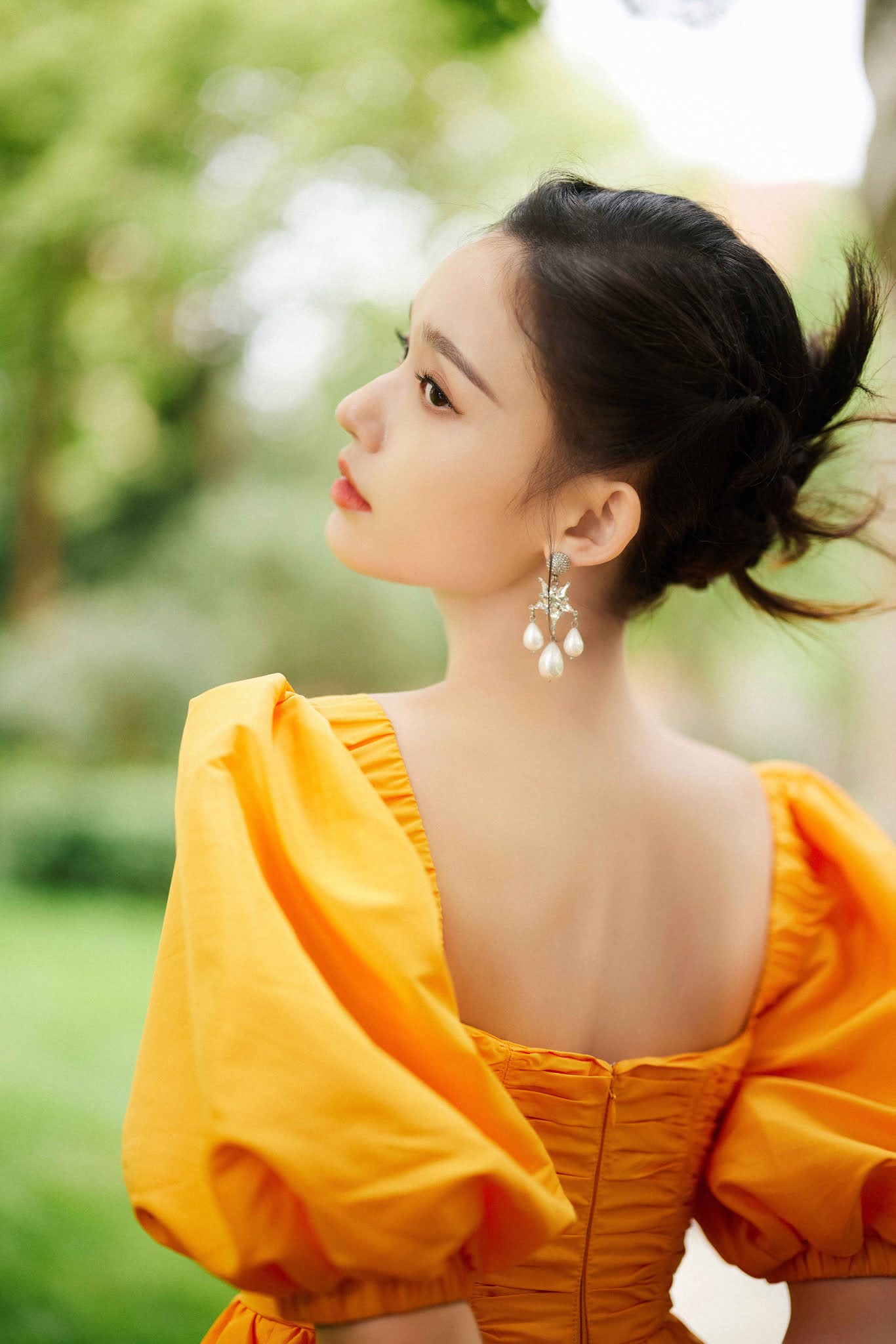 China Entertainment News: Lin Yun poses for photo shoot