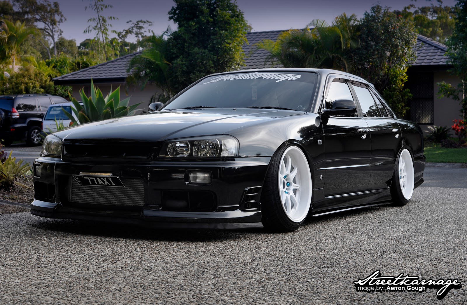 Streetkarnage Archives: 77AXI // ER34 SEDAN