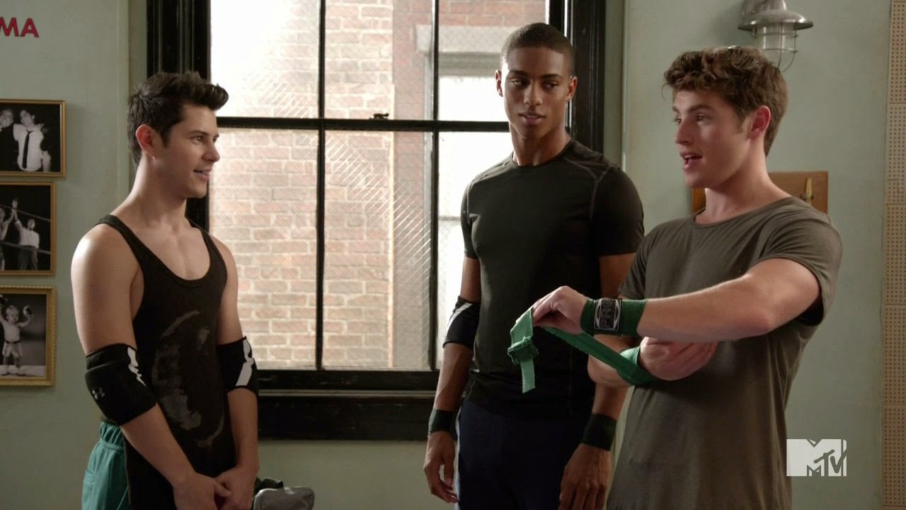 Skyler Maxon & Michael J. Willett on Faking It (2014) ~ DC's Men of the ...