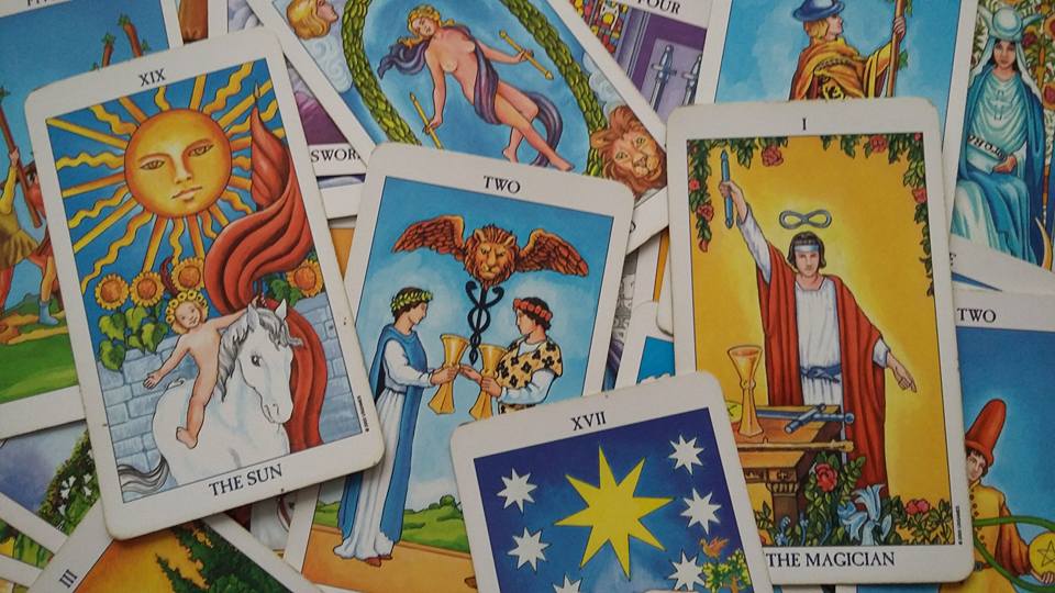 Tarô e Flor: 7 coisas que você precisa saber sobre o Tarô