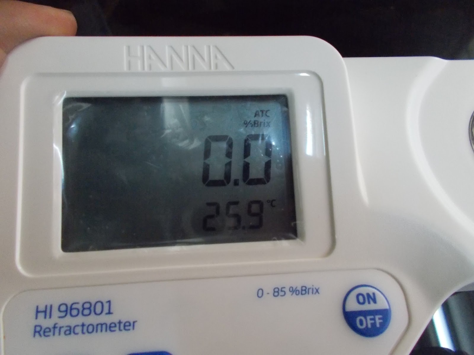 sciencetific products: Hanna Digital Brix Refractometer Model HI96801 ...