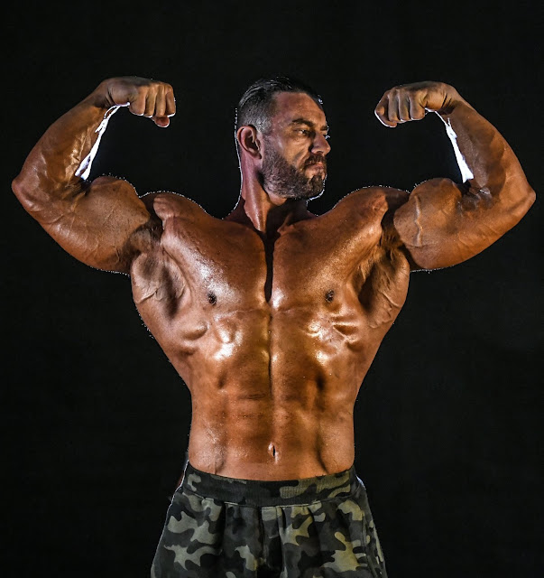 Muscle Lover: Biceps & Biceps (3)