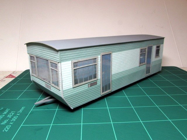 O9 Modeller: Cardboard Caravan