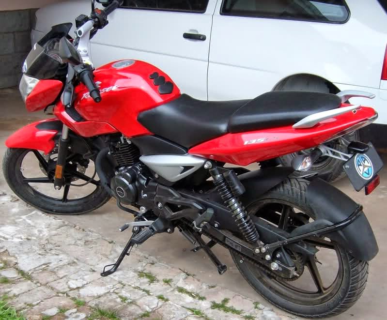 Todo sobre motos: Galería: Bajaj Rouser 135