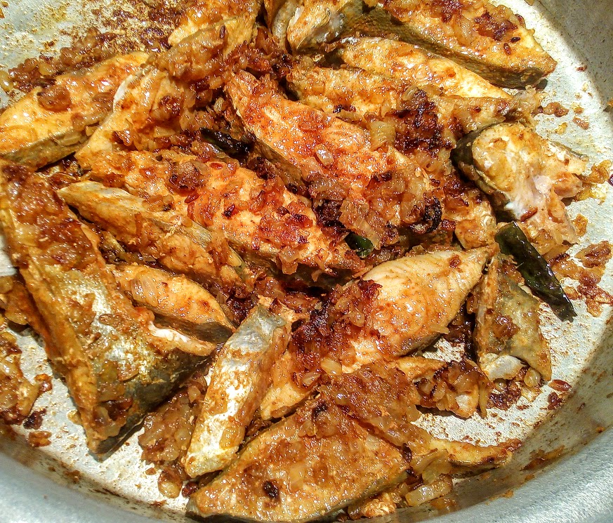 (Pomfret) Fish Curry (Andhra Style)