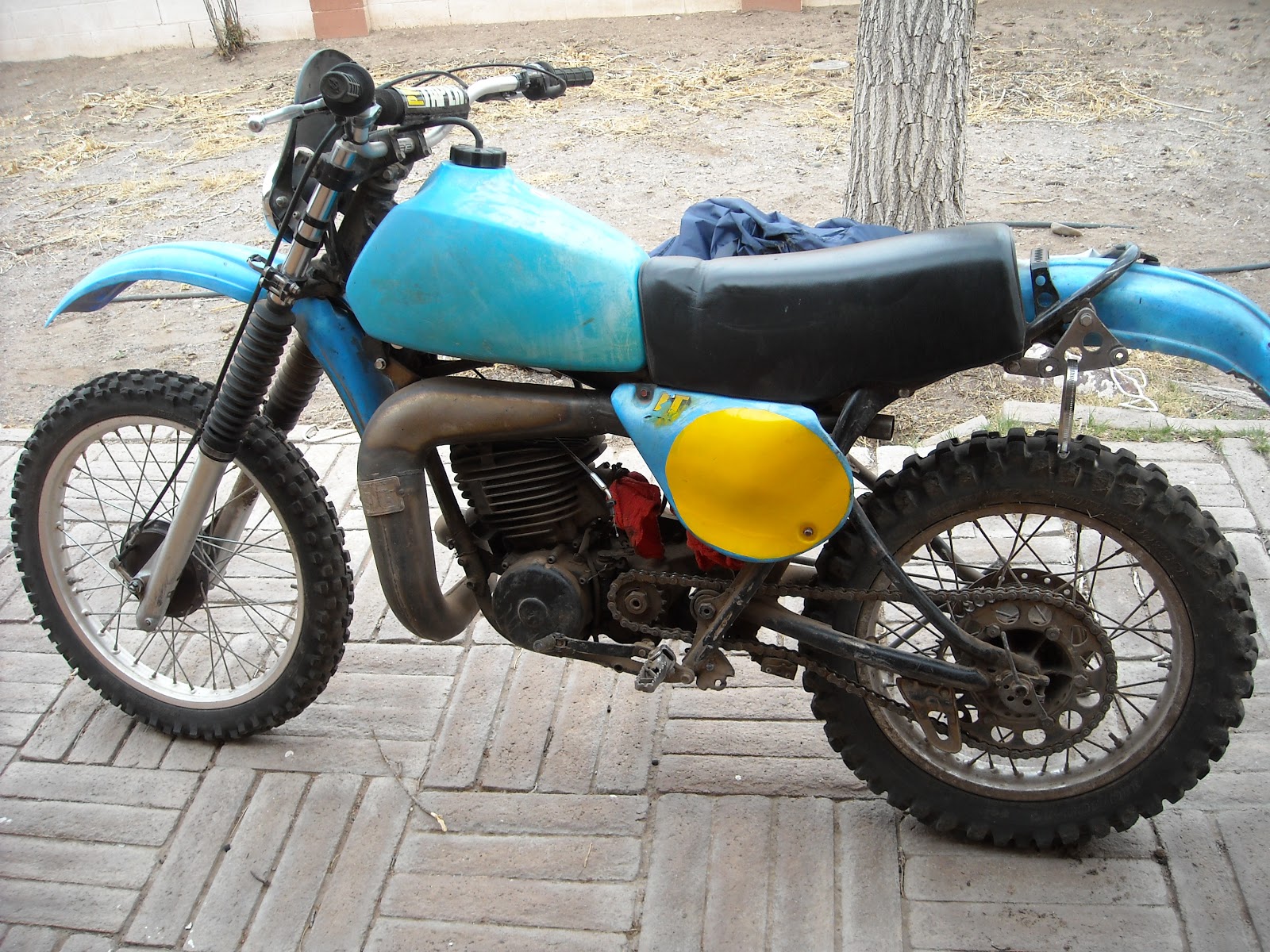 Blundering through a Yamaha IT400 Dual Sport Conversion