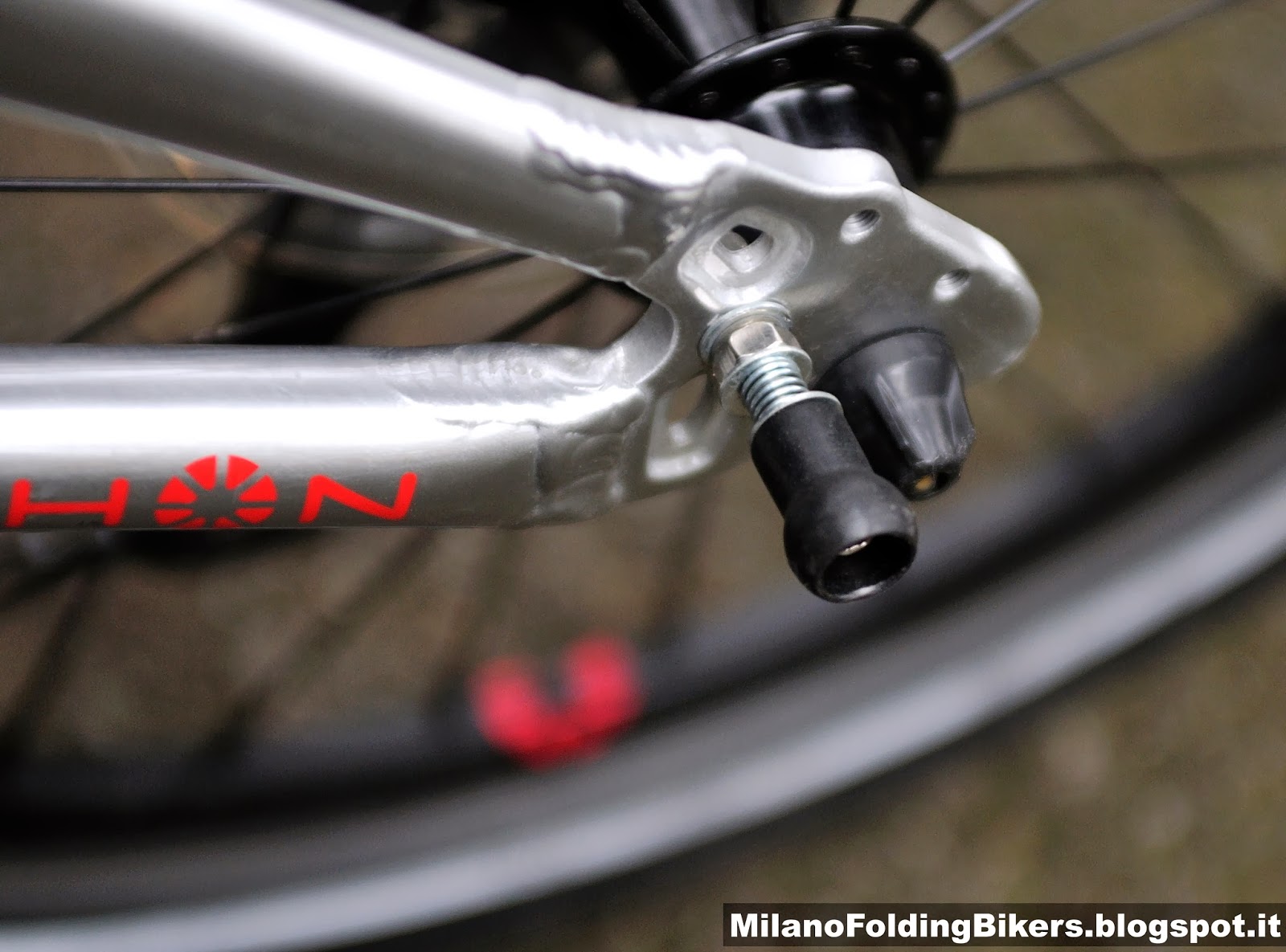 Milano Folding Bikers: Dahon Vigor P9