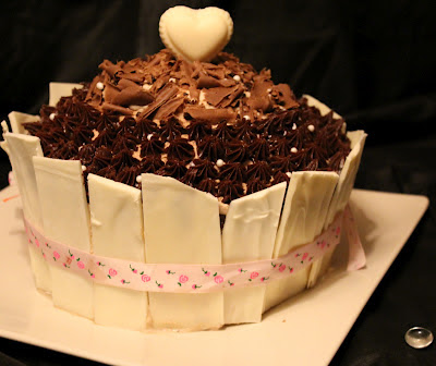Sugar'N Spice: Chocolate Overload Cake