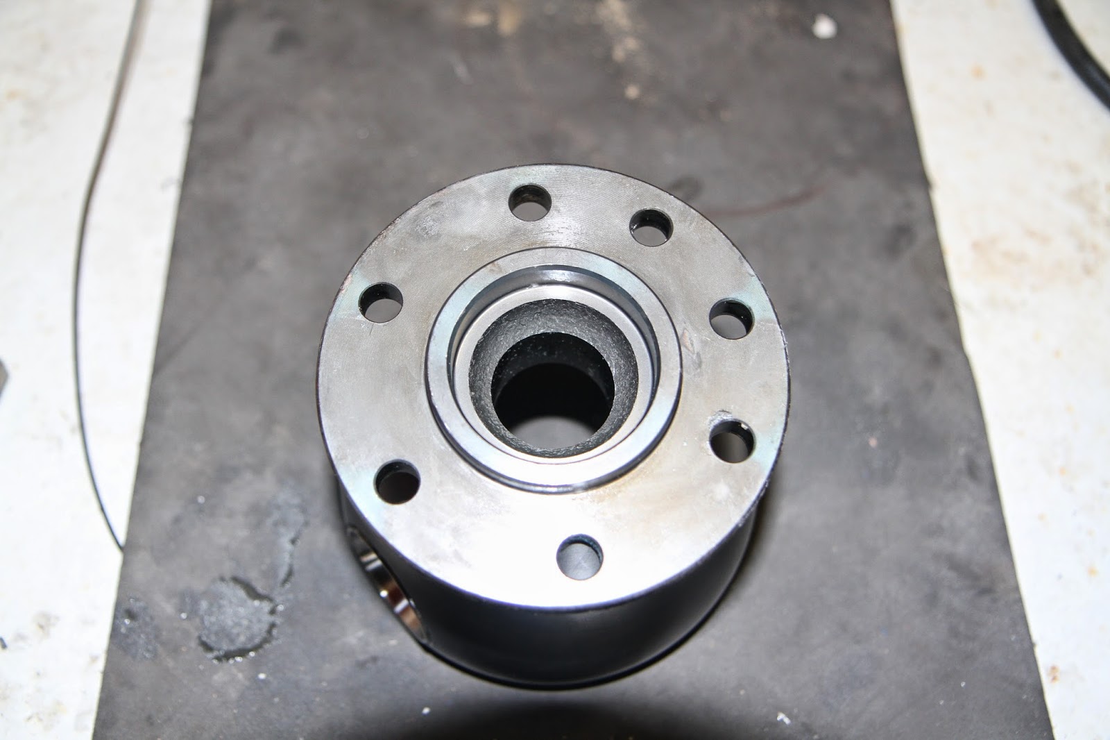 Defender 90 XS: Front hub seal replacement