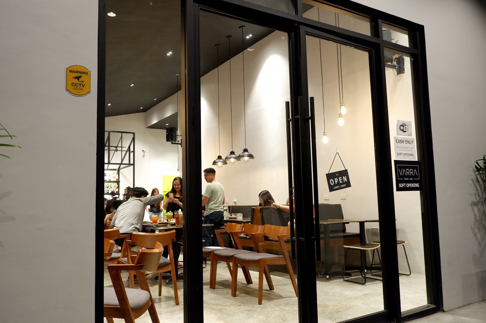 Sand Under My Feet: Varra Restobar - San Juan's New It Place