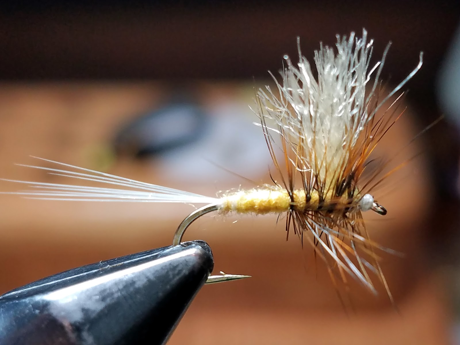 The Riffle: The Joy of Fly Tying: Thorax Dun Mayfly