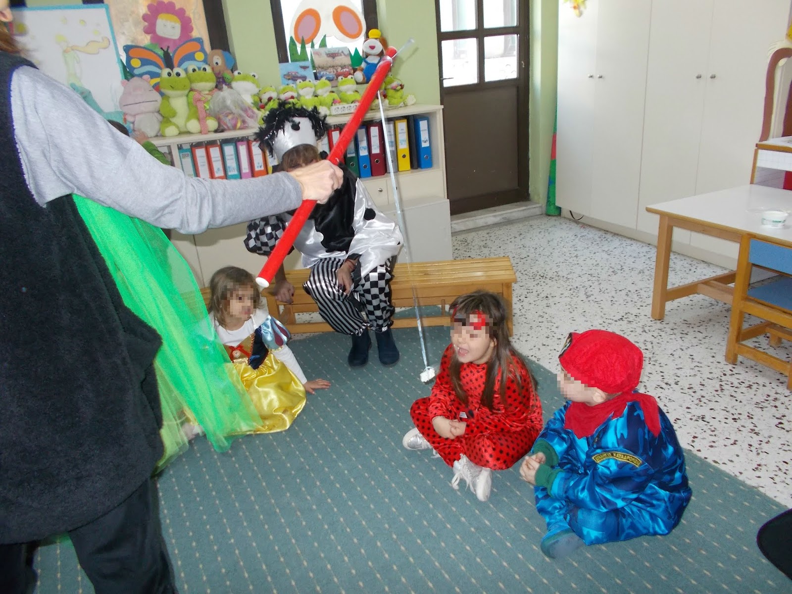 5o & 7o ΝΗΠΙΑΓΩΓΕΙΑ ΤΥΡΝΑΒΟΥ: ''Αποκριάτικο πάρτι στο σχολείο''