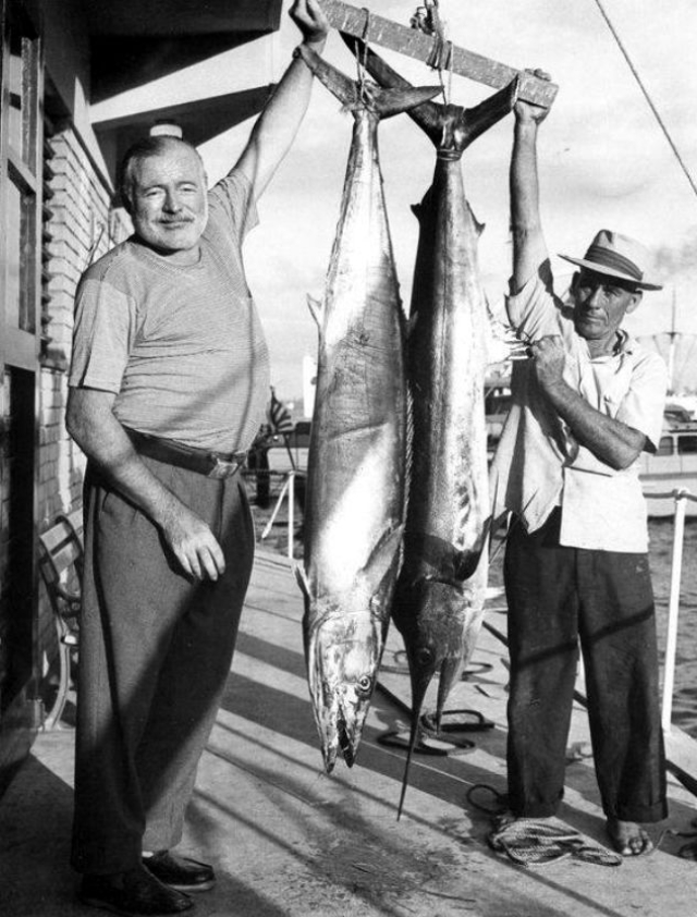 20 Amazing Photographs of Ernest Hemingway Posing With Big Fishes ...