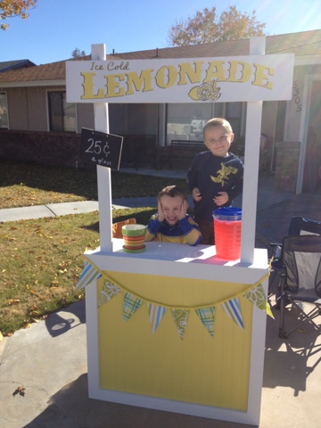 {Craftify It}: Collapsible LEMONADE Stand