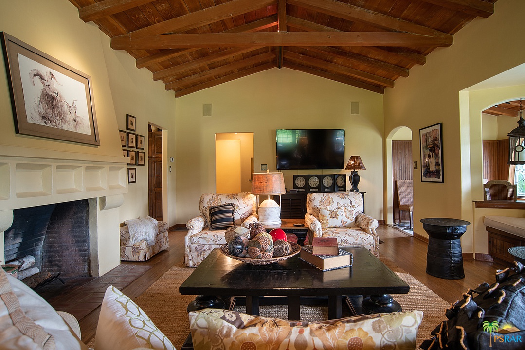 Sweet House Dreams: Rose Cottage, 1937 Cottage in Palm Springs, California