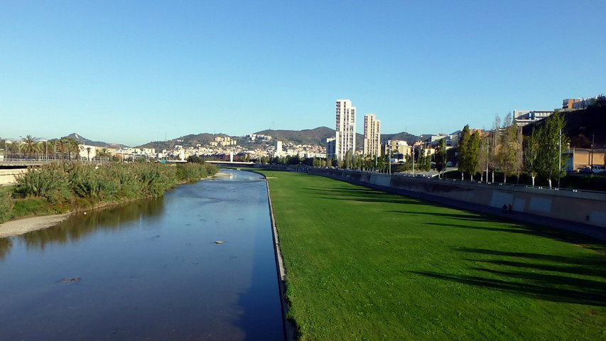 L'HISTÒRIA DEL BESÒS, UN RIU QUE AMAGA EL SEU FONS: SOCIALS
