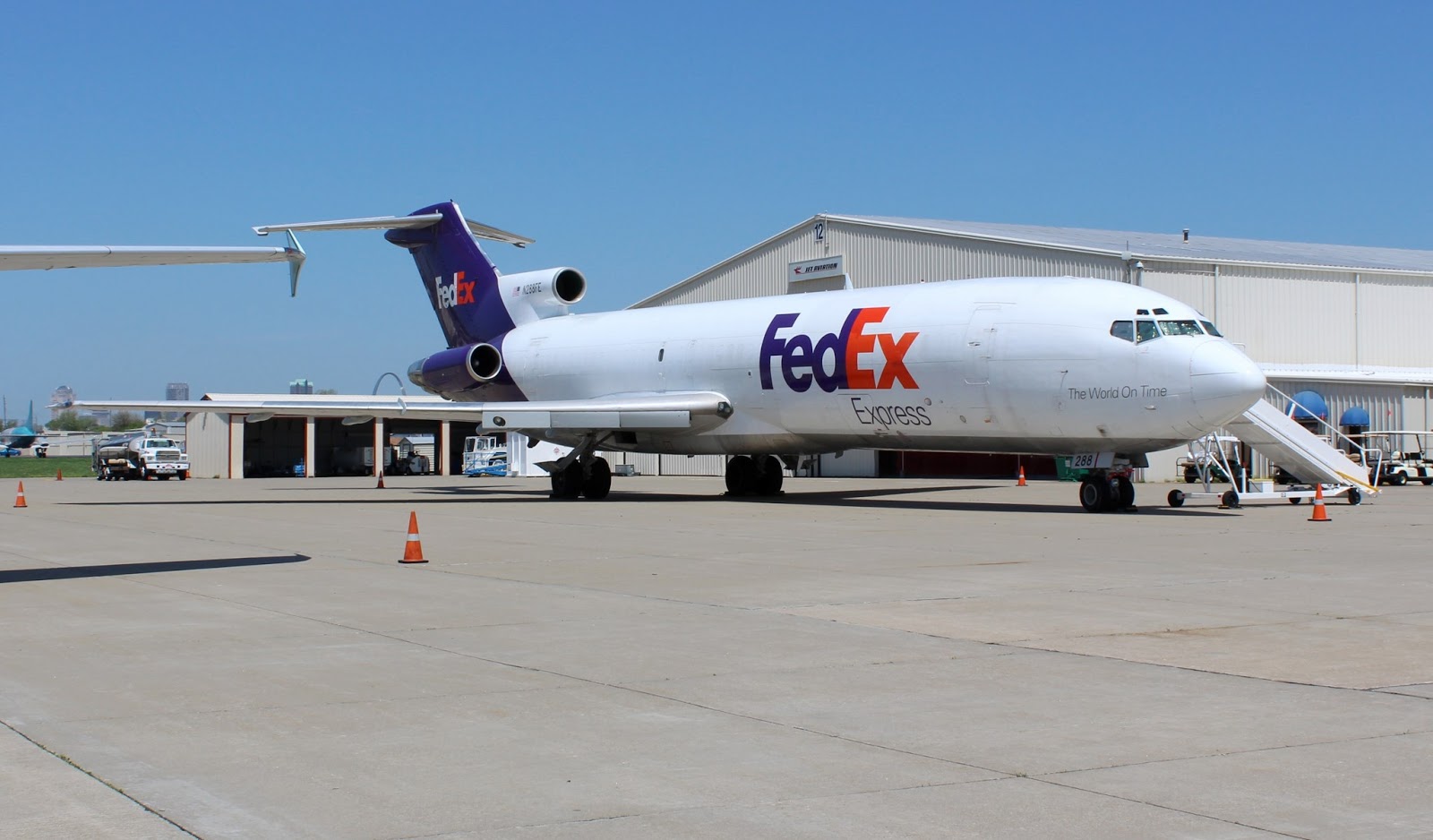 The Aero Experience: FedEx Express Boeing 727 Walk Around: Donated ...