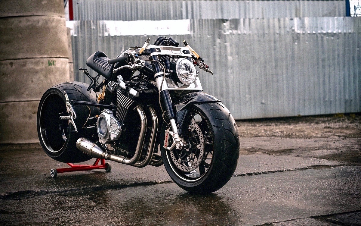 The fat Gixxer - Inazuma café racer
