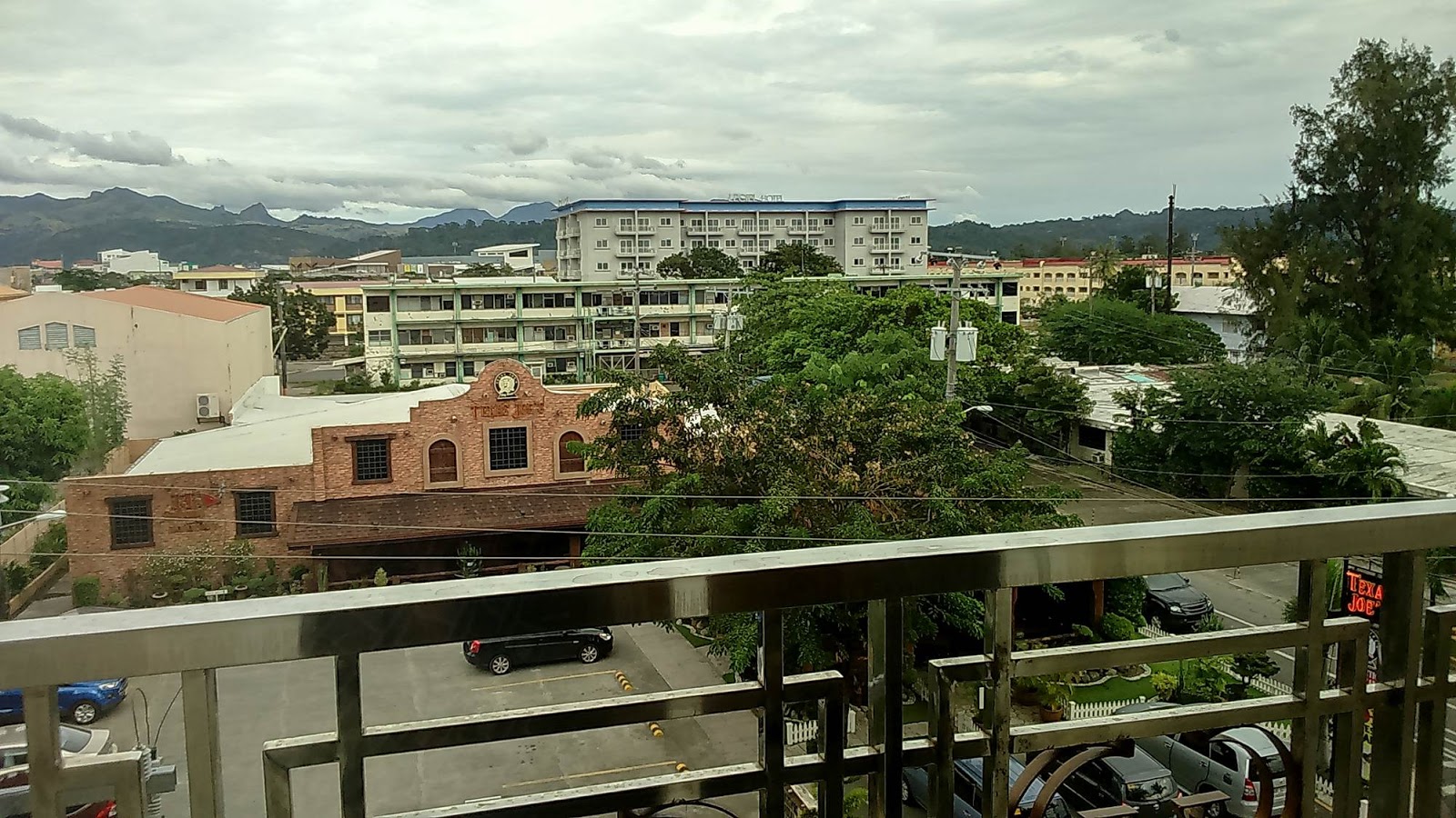 Choose to SHINE!: One Fine Weekend at Subic Grand Harbour Hotel