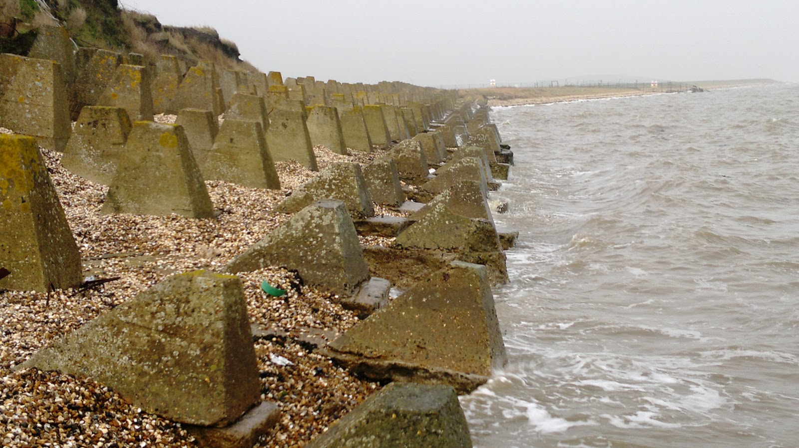 Notes from Kent's Hoo Peninsula: Isle of Grain, WW2 Anti-Tank Obstacles