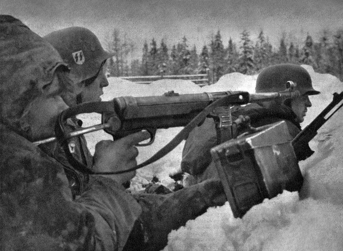 Dachau KZ: BARBAROSSA - THE WAFFEN SS ON THE EASTERN FRONT PICTORIAL ...