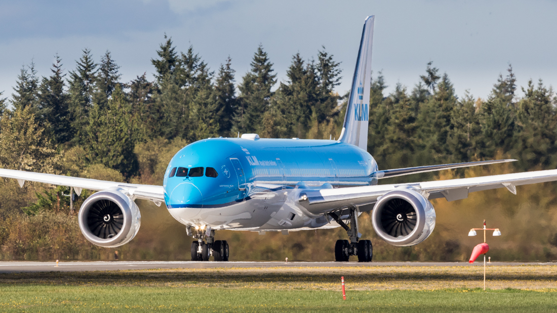 Earth & Flight Composites: KLM's first B787