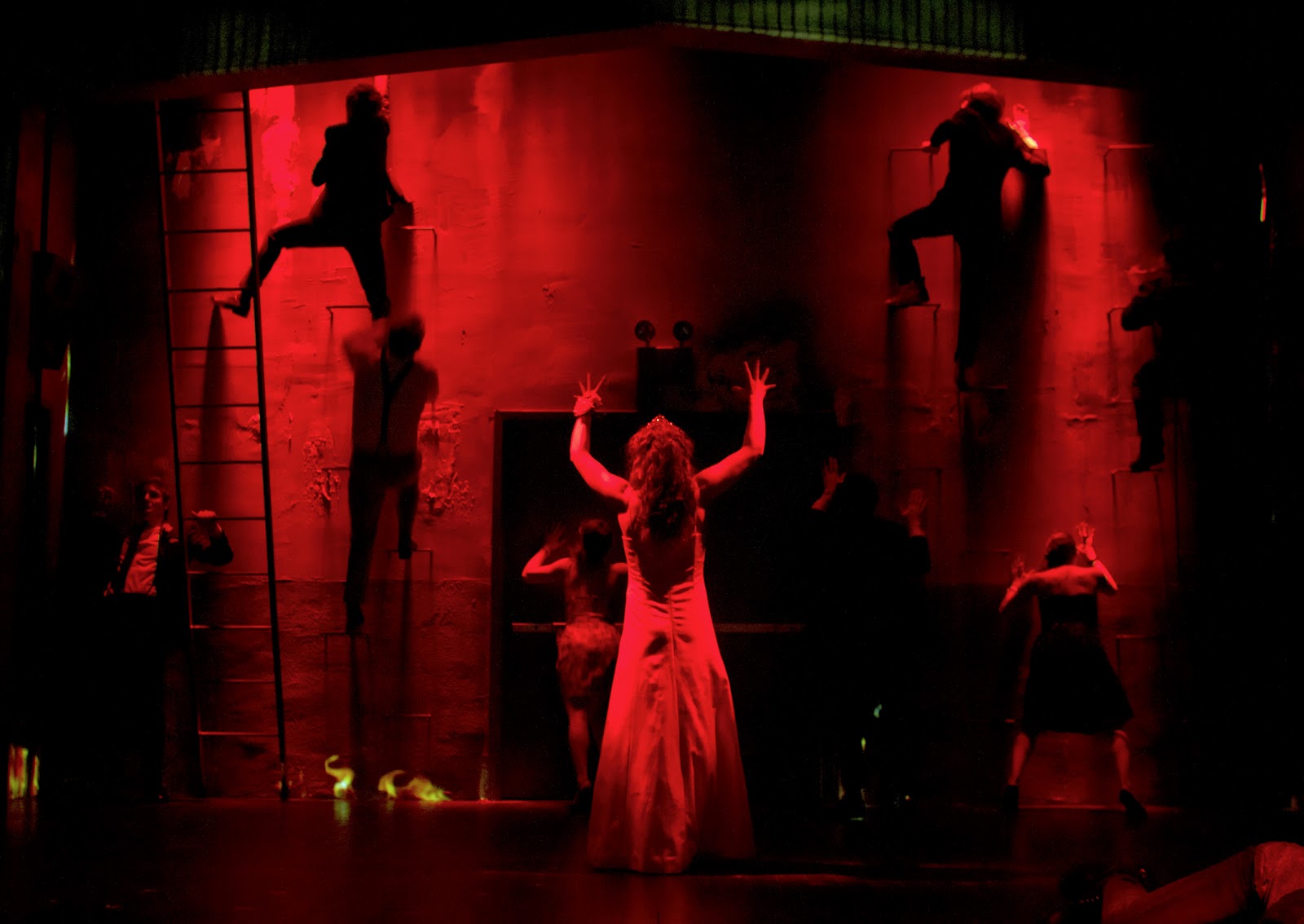 Reflections in the Light: Quick Hit Theater Review: Carrie, the Musical