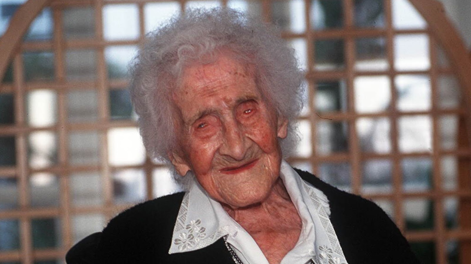 الفرنسية جان كالمان أكبر معمرة في التاريخ - الخليج برس