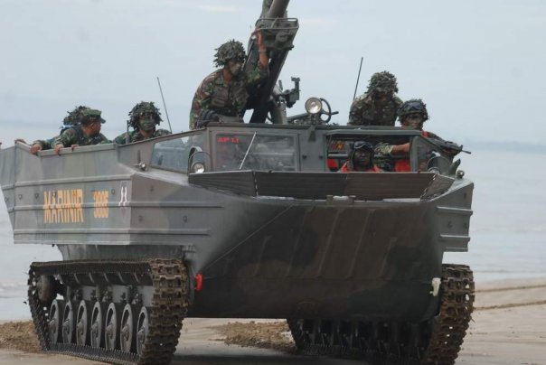 Garuda Militer: K-61 : Si “Penyambung Lidah” Operasi Amfibi Korps Marinir