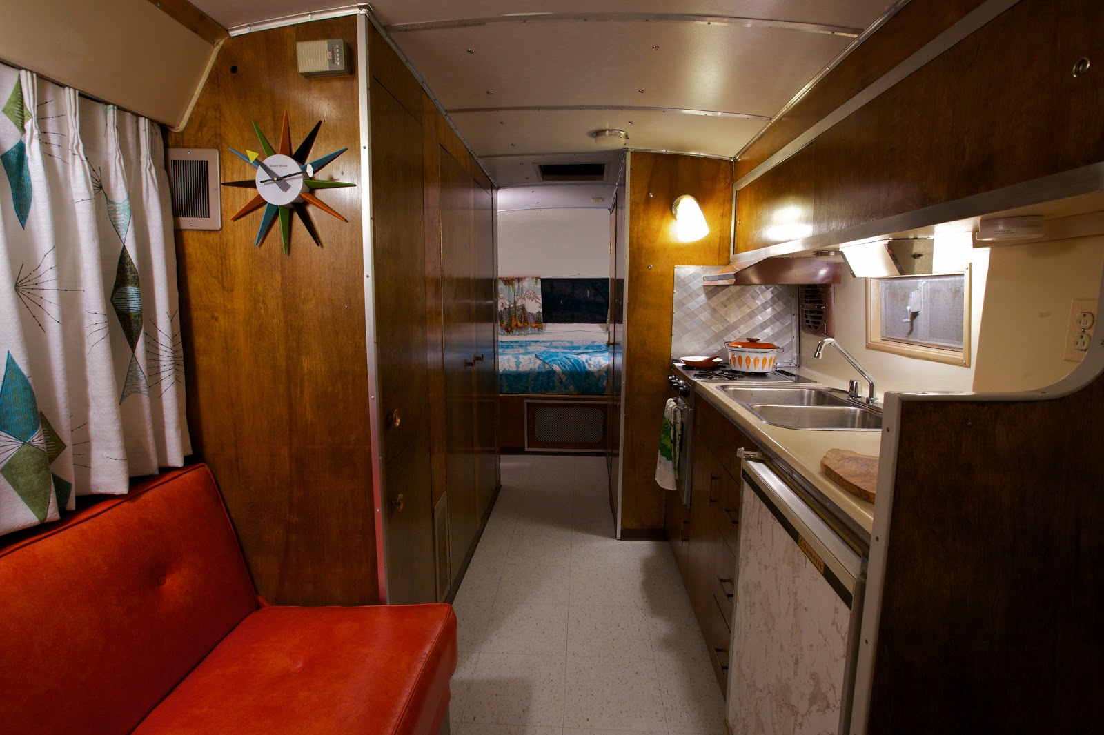Myrtle - The 1964 Travco Motorhome: Myrtle's Kitchen