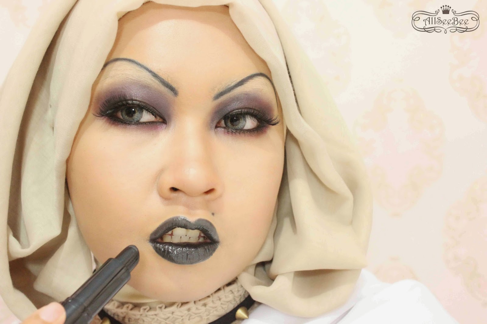 Tiffany - Chucky's Bride Make Up Tutorial