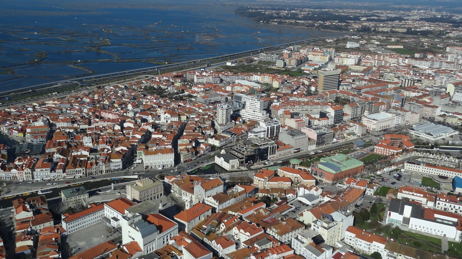 Sítios e Lugares: Fotografias da Vista Aérea da Cidade de Aveiro