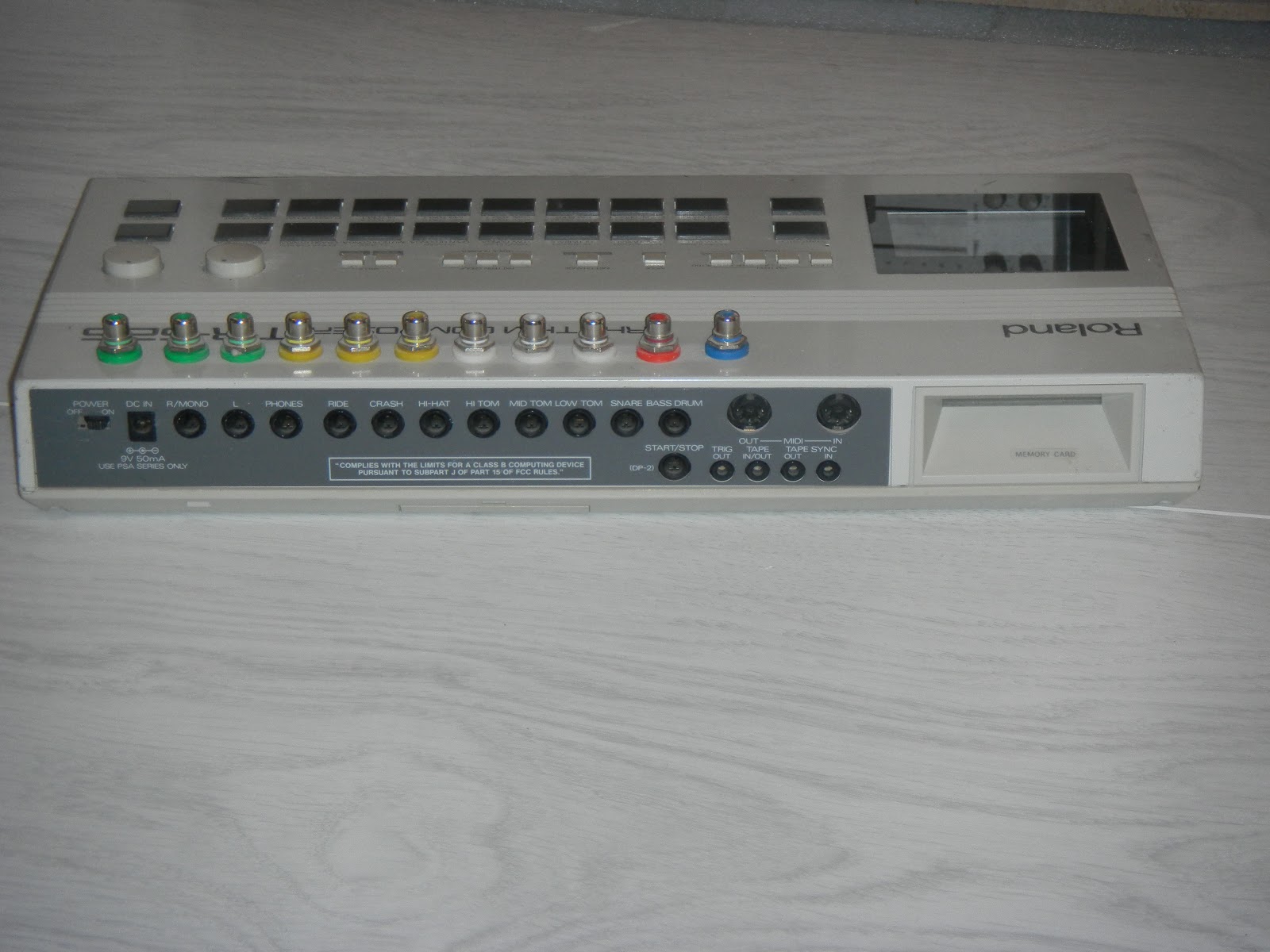 Infrequent Sound [sex.tex] technology: Roland TR-626 Rhythm Composer
