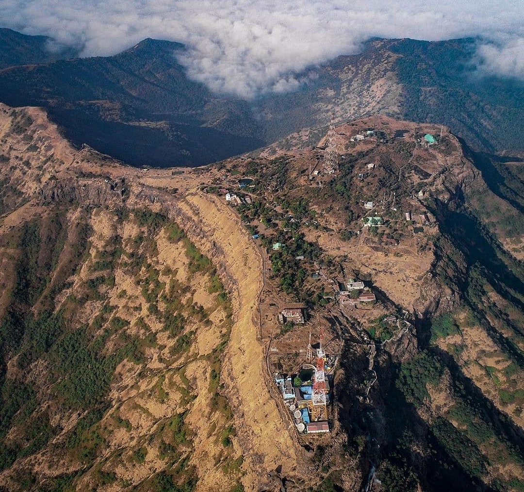 Maharashtra Darshan : SINHAGAD (Kondana) : Witness to stunning sacrifice.⁣