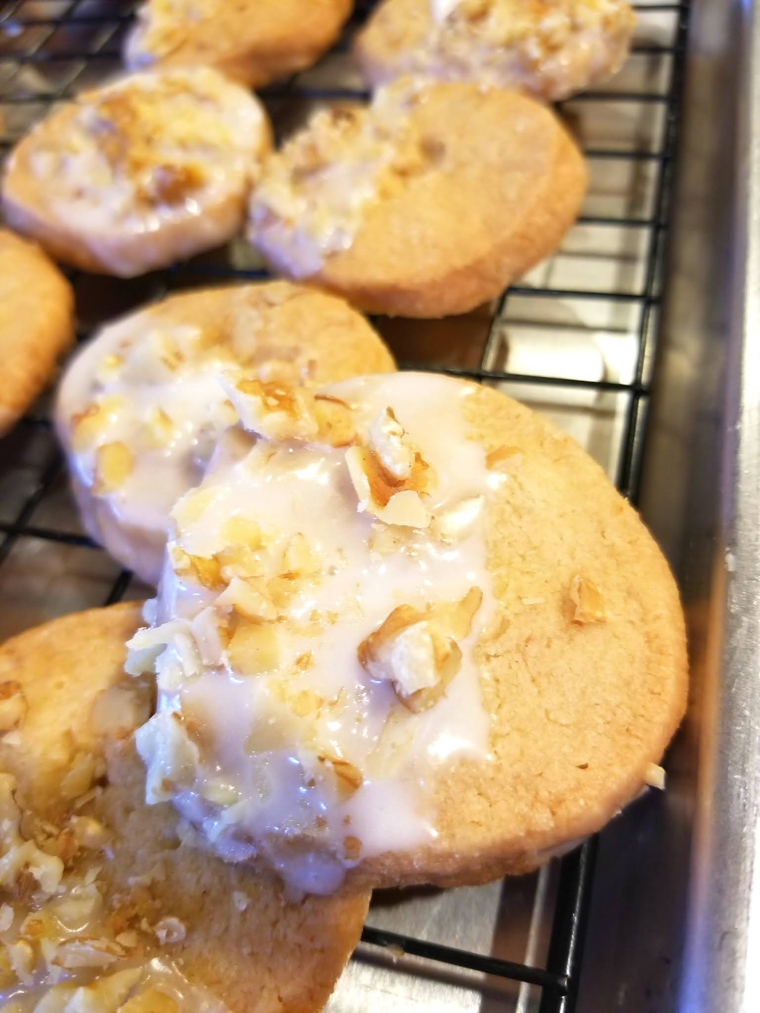 cookin' up north: Maple Nut Shortbread Cookies