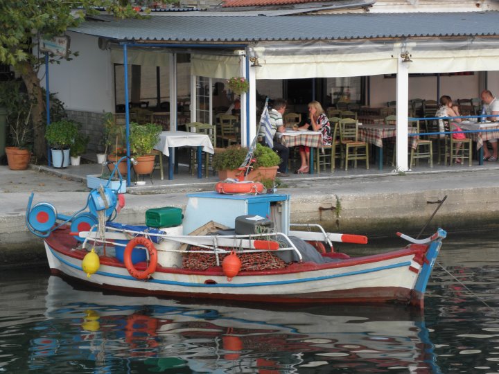ΨΑΡΟΤΑΒΕΡΝΑ Η ΦΑΝΗ: ΤΑΒΕΡΝΑ ΚΕΡΑΜΩΤΗ ΚΑΒΑΛΑΣ ΨΑΡΟΤΑΒΕΡΝΑ ΦΑΝΗ