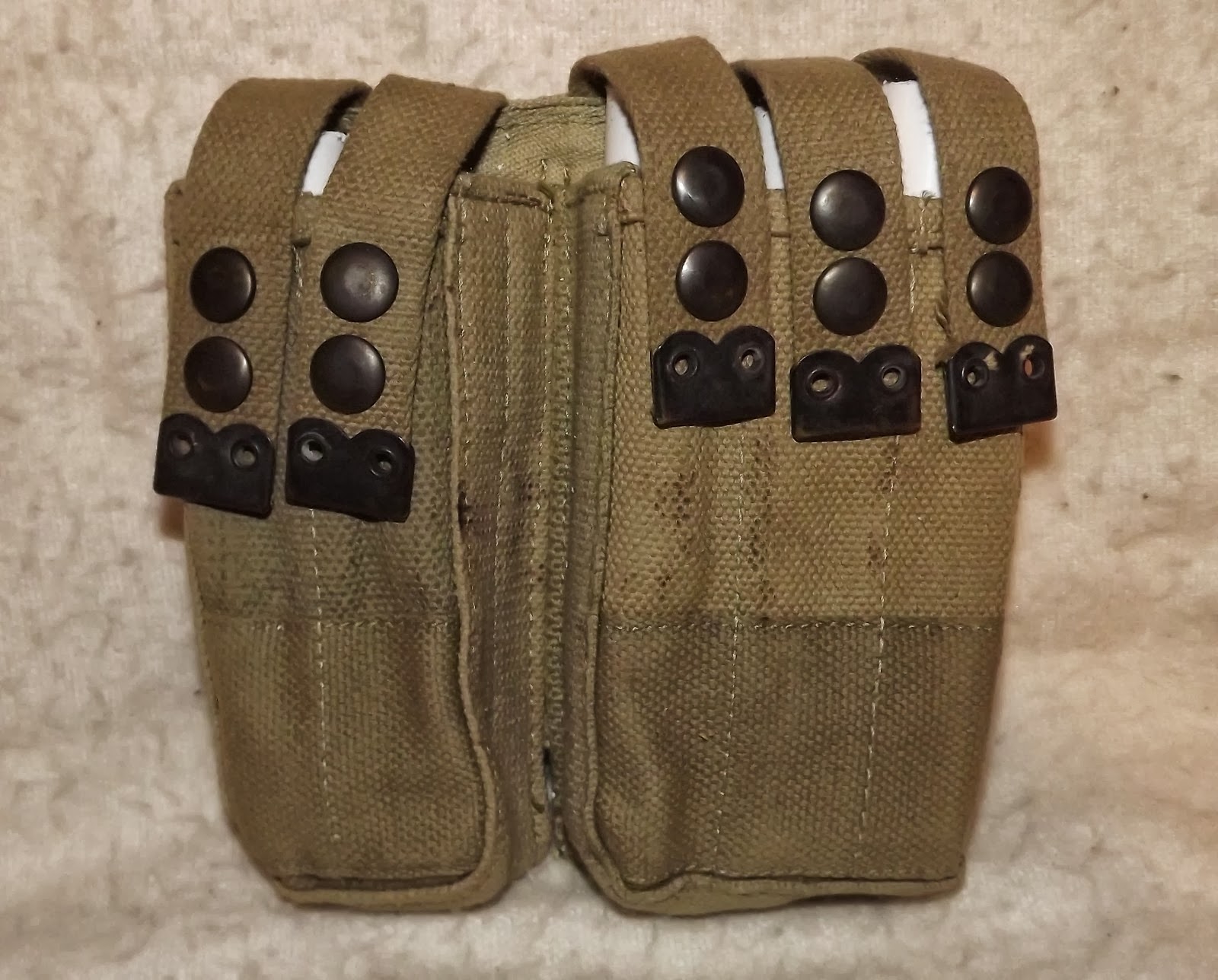 Webbingbabel: Israeli - IDF 5-Cell SMG Magazine Pouch 1960s - 80s