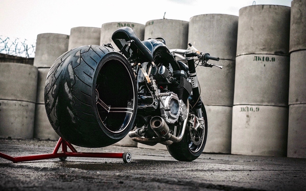 The fat Gixxer - Inazuma café racer