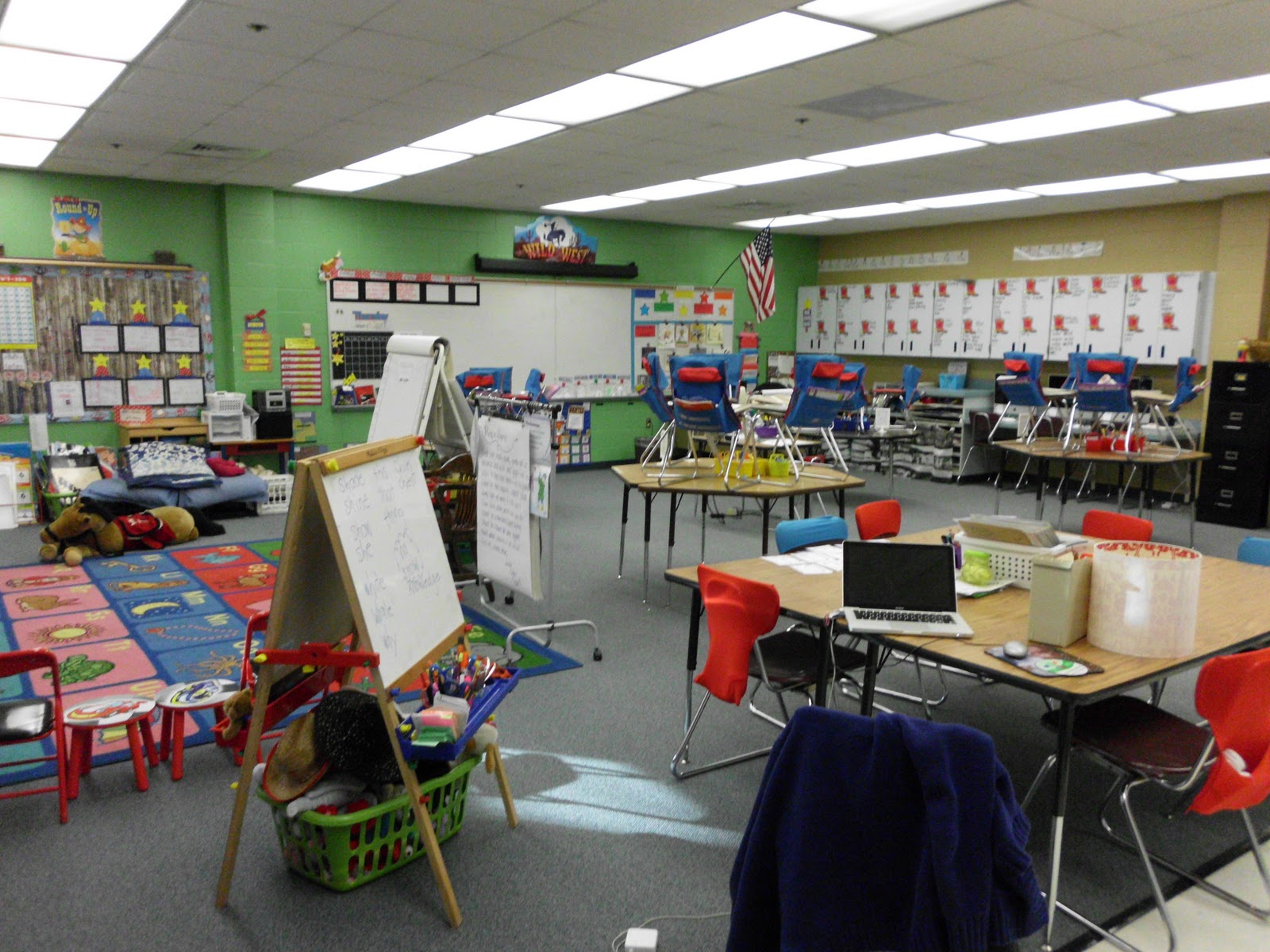 The Go To Teacher: Pictures of my classroom