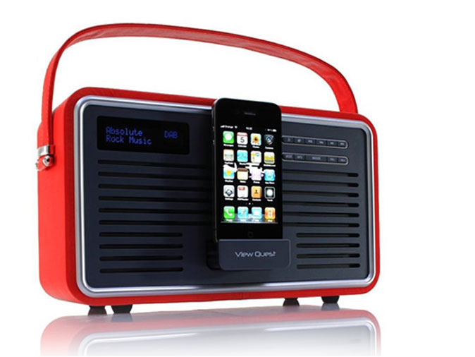 View Quest iPhone : Dock Vintage et Radio FM - MaxiTendance