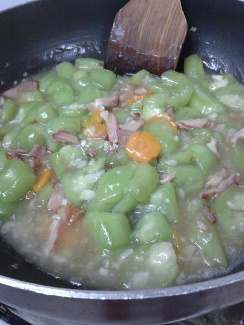 My Cooking Recipe : 丝瓜炒五花熏咸肉 Stir-fried Luffa With Streaky Bacon