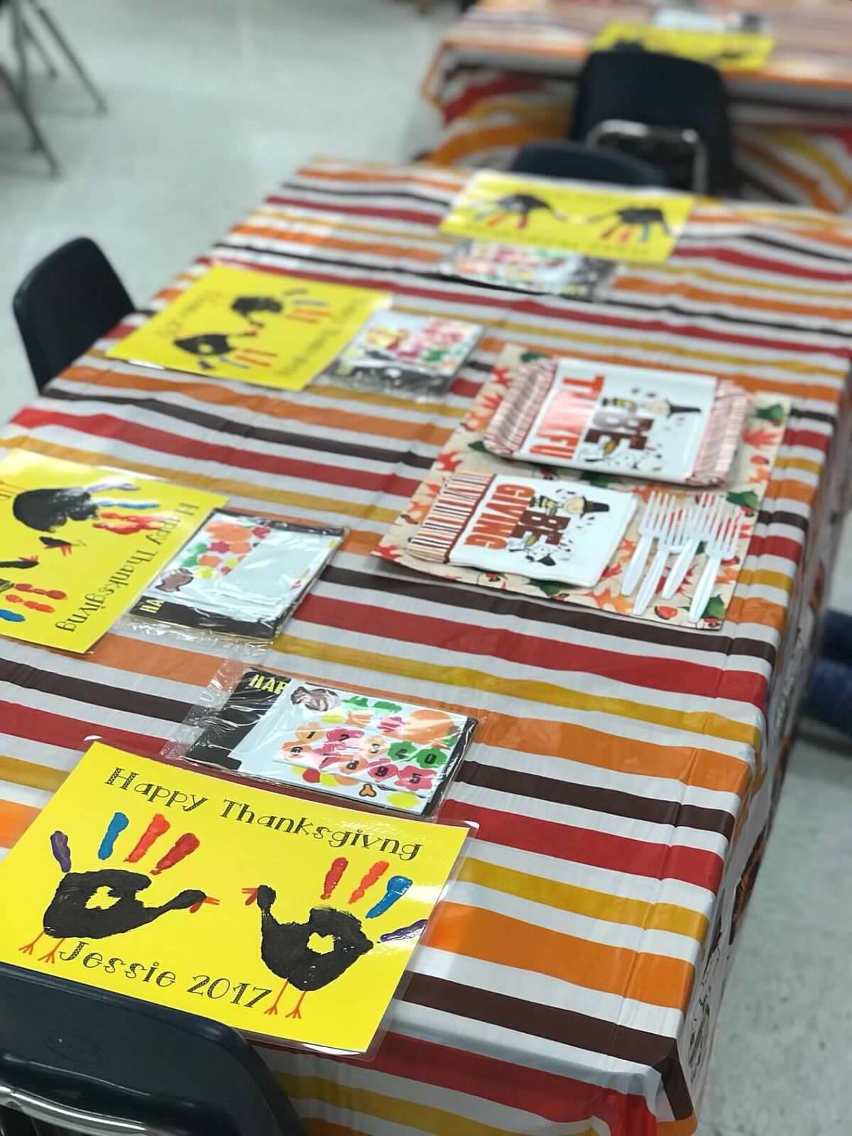 Kindergarten Smiles: Thanksgiving Centers (Parent Activity)