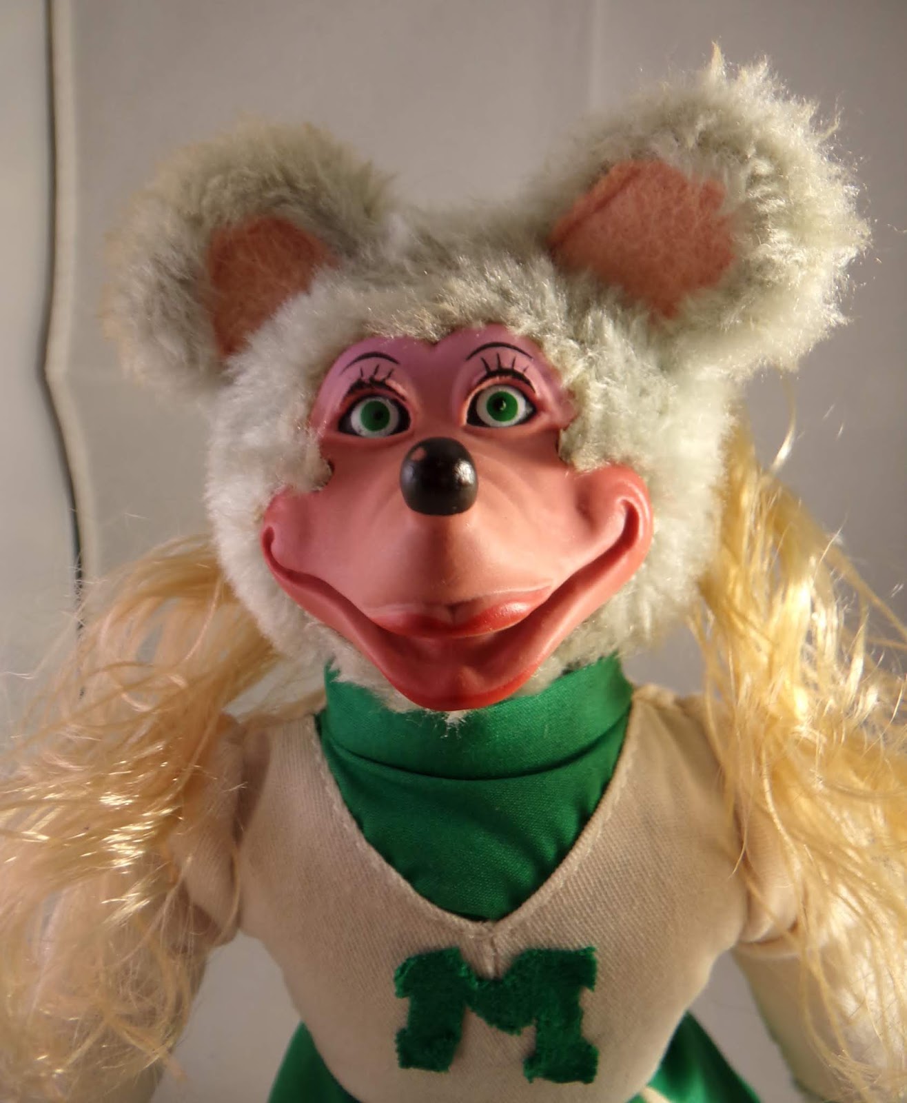 Garage Sale Finds: Rock-afire Find