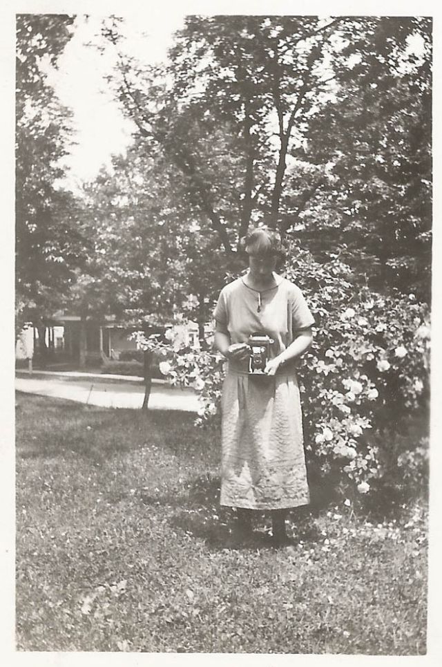 Long Before Digitalization and Smartphones, 45 Cool Snaps Show Ladies ...